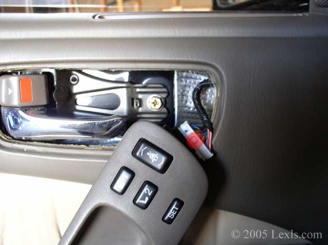 Remove the Front Inner Door Panel for Lexus LS400 LS430 LS460 1990-94 Body